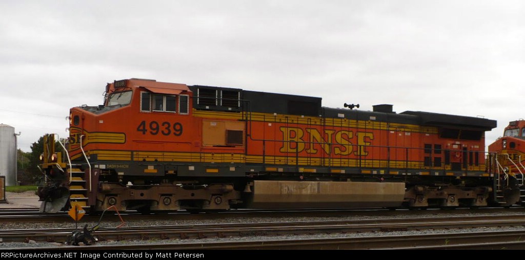 BNSF 4939